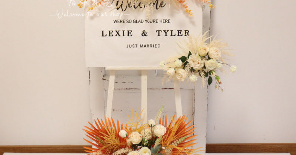 floral arrangement for signage, wedding welcome signage, shop open ...